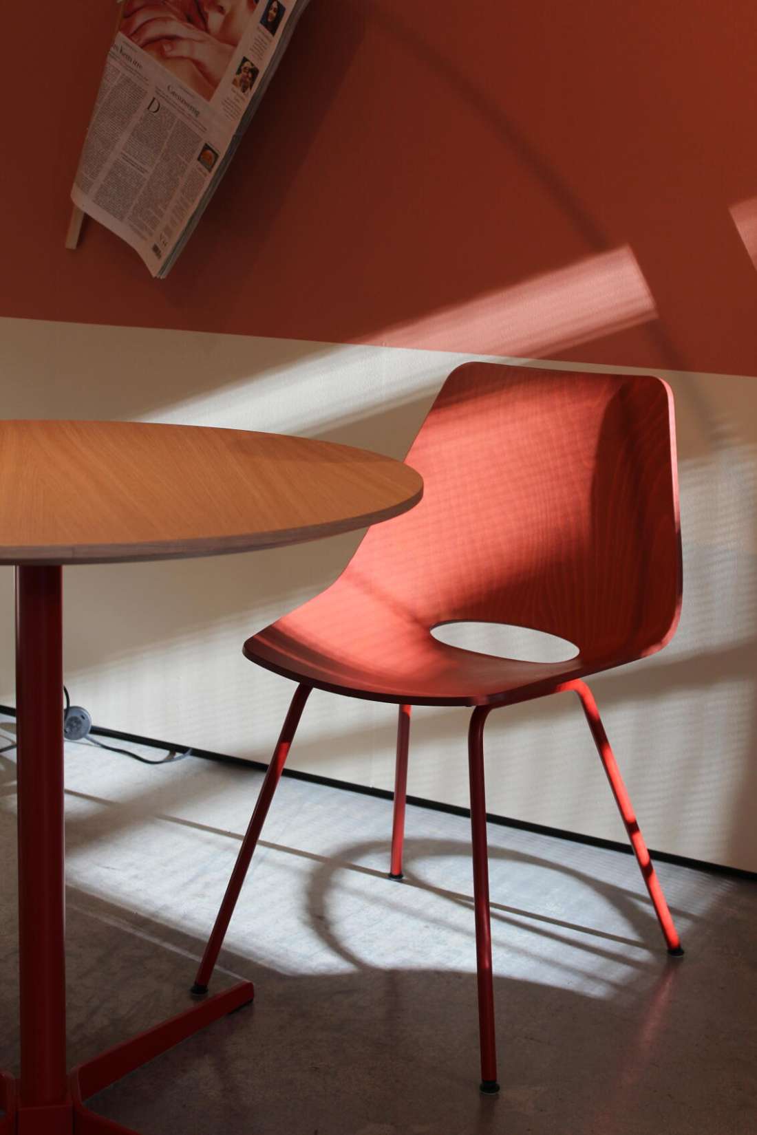 1818 runder Tisch by Thonet – Anliker Home